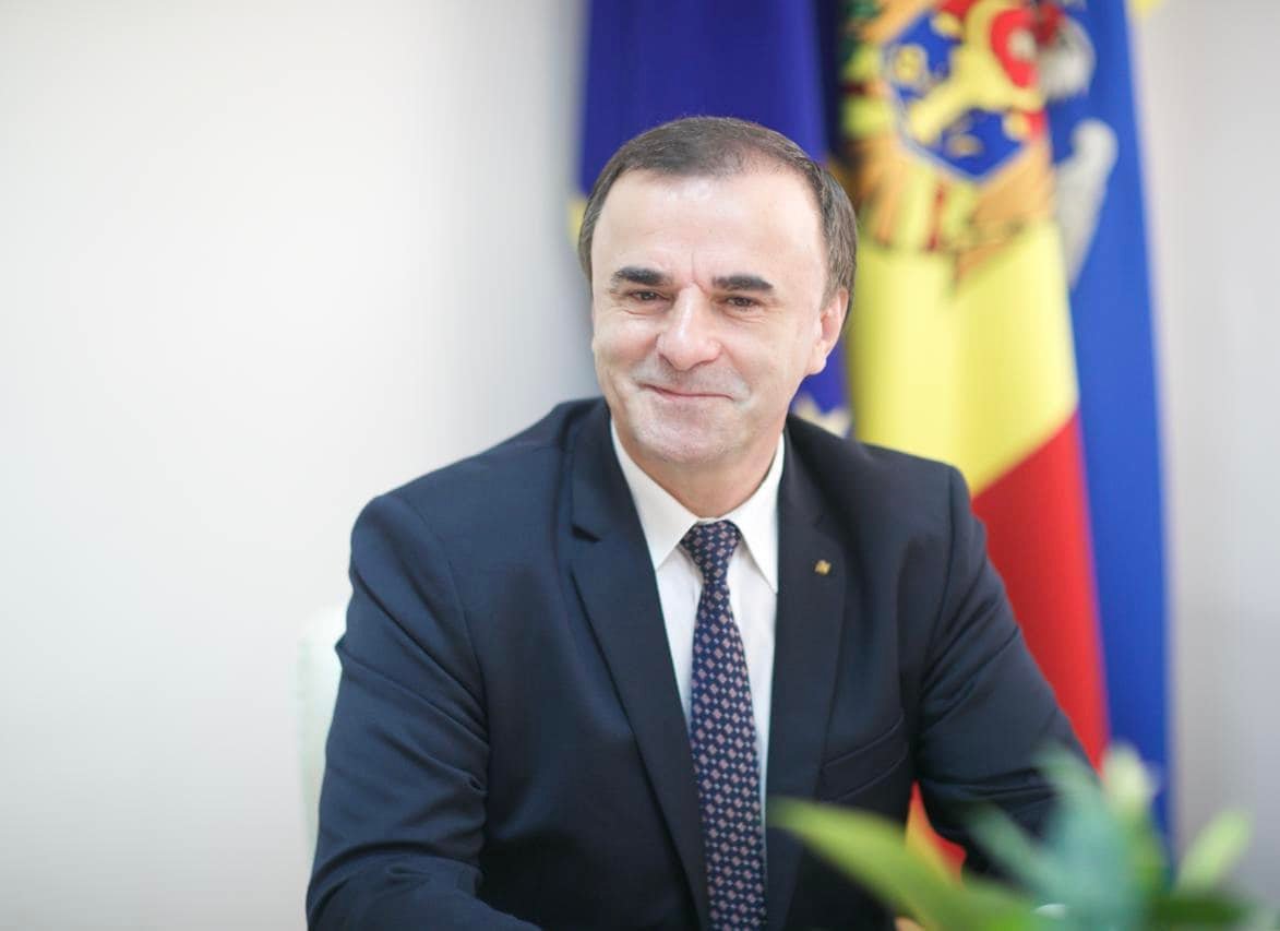 Василий Тарлев вступил в предвыборную гонку за президентское кресло. Что предлагает экс-премьер ...